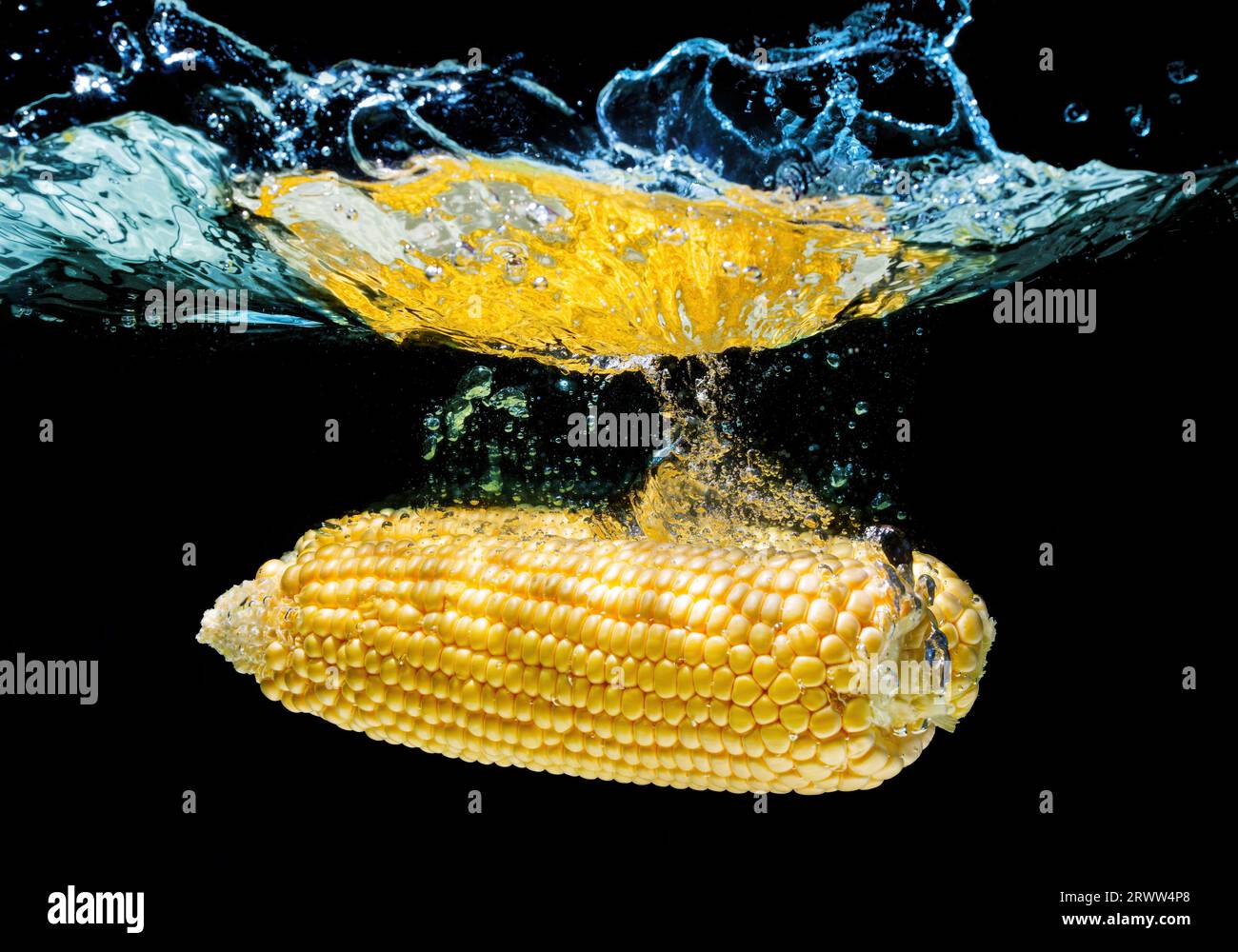 Single drop water splashes hi-res stock photography and images - Alamy