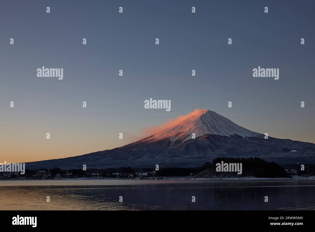 Red fuji dawn from lake hi-res stock photography and images - Alamy