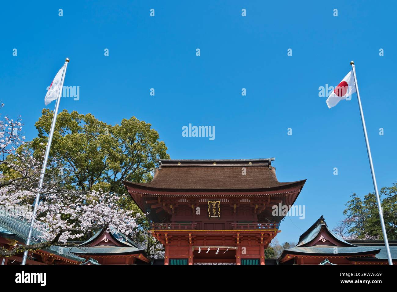 Fuji in the blue sky and the gate of Mt. Fuji Hongu Sengen-taisha ...