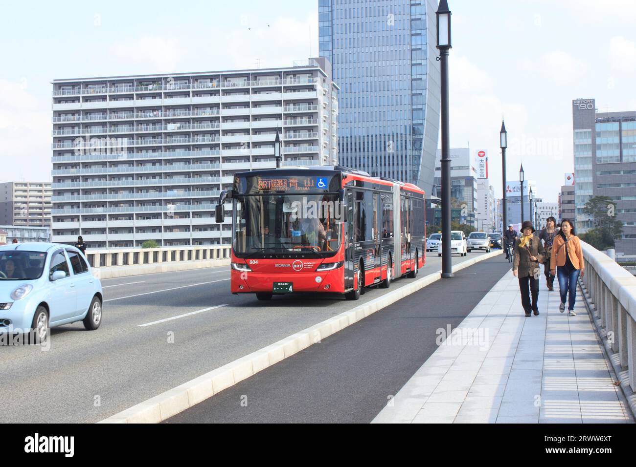 Niigata City BRT Bandai Bridge and BRT connecting bus Stock Photo - Alamy