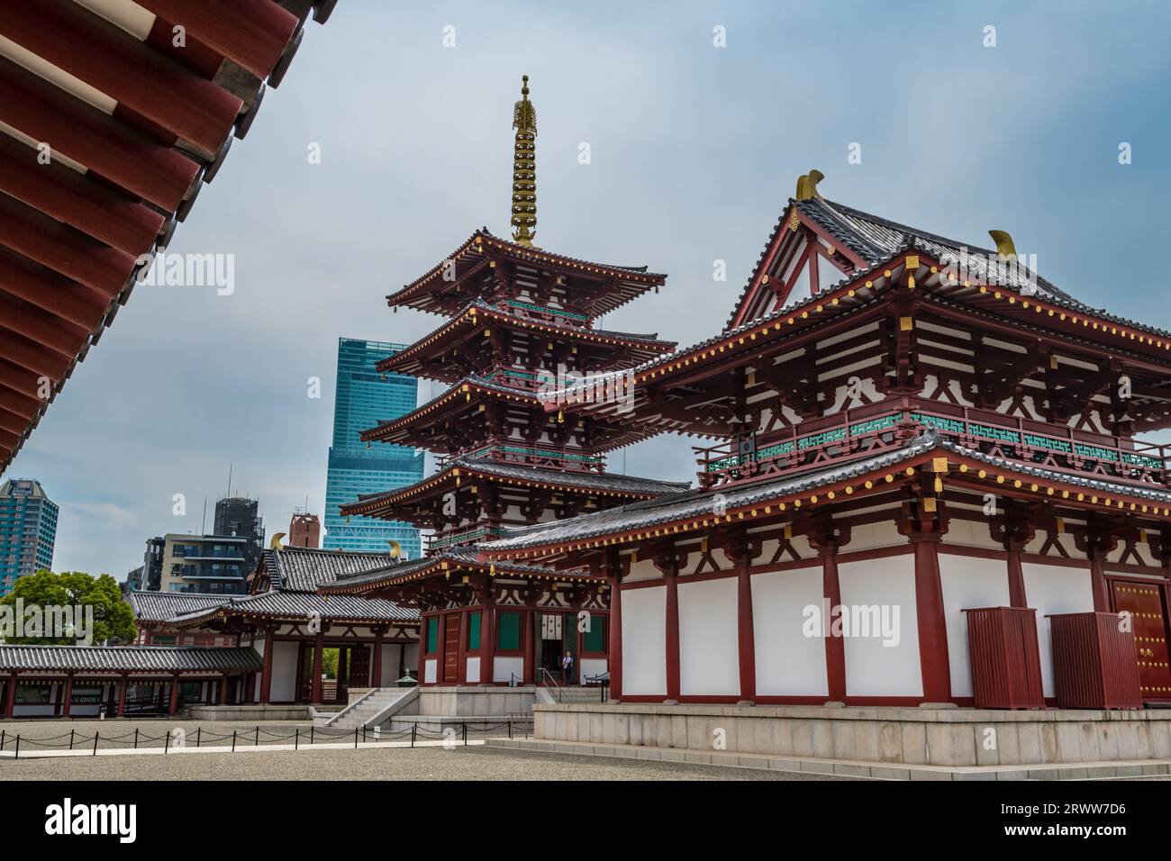 Shi-Tennoji Buddhist Temple and hi-rise building Stock Photo - Alamy