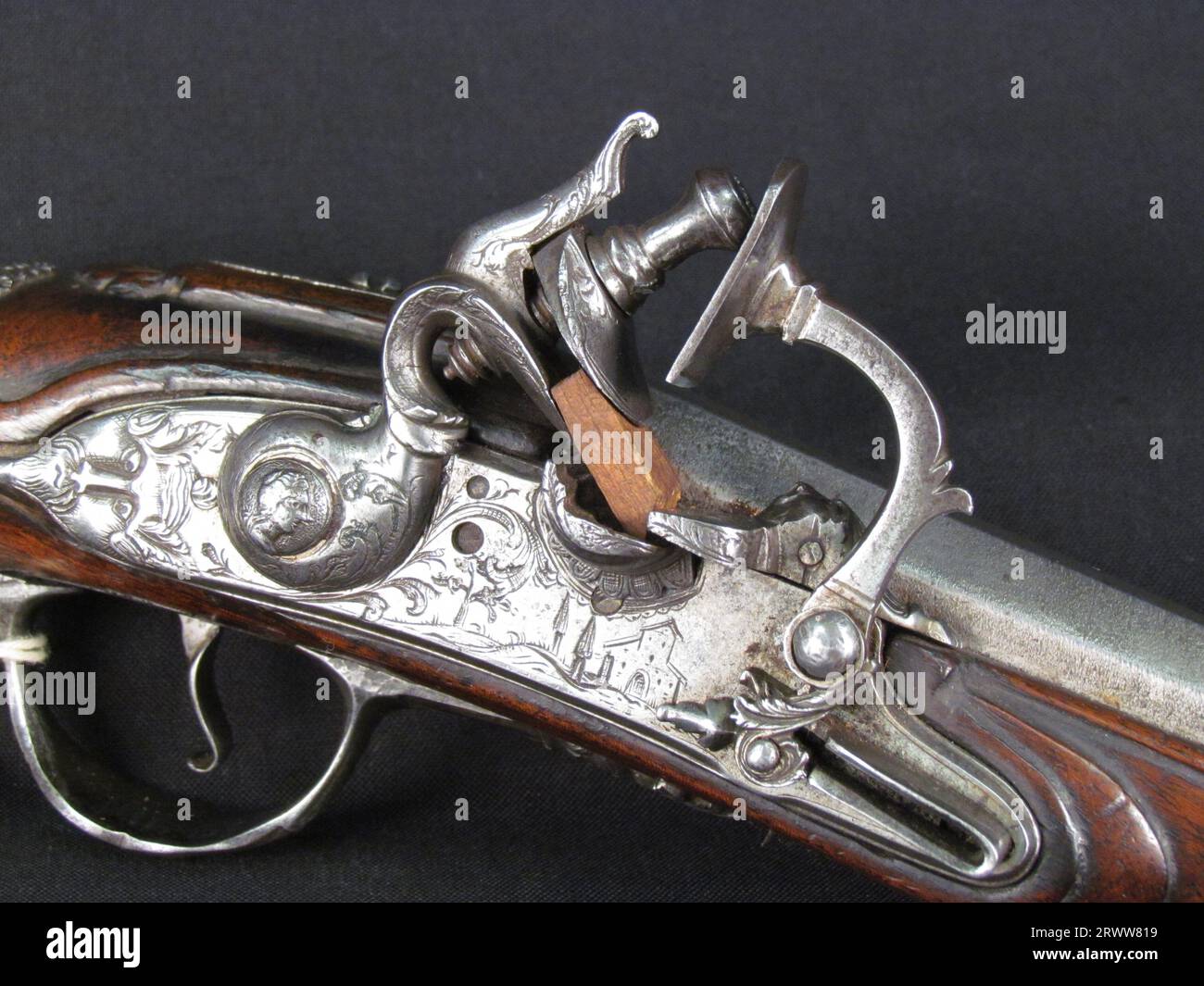 Snaphaunce pistol. AF*43512A Stock Photo - Alamy