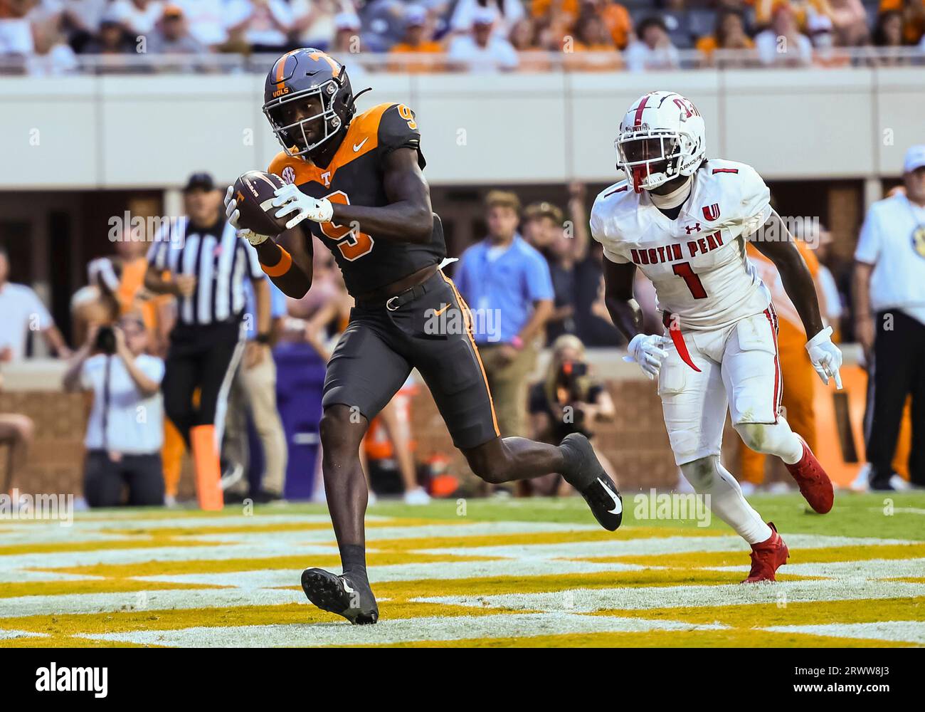 KNOXVILLE, TN - SEPTEMBER 09: Tennessee Volunteers wide receiver Ramel ...