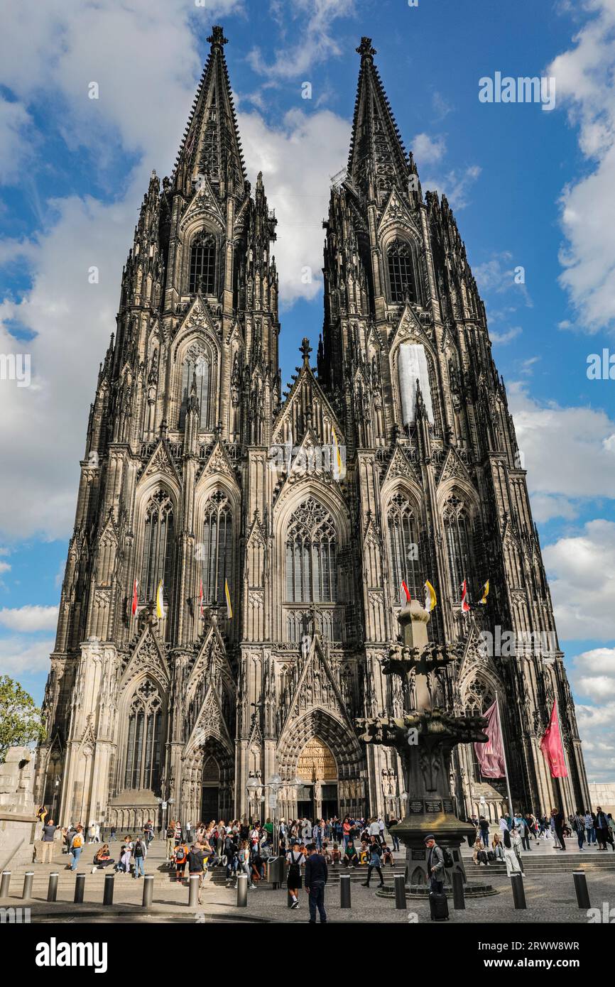 Cologne Cathedral exterior front, Kölner Dom, Cologne, Germany Stock ...