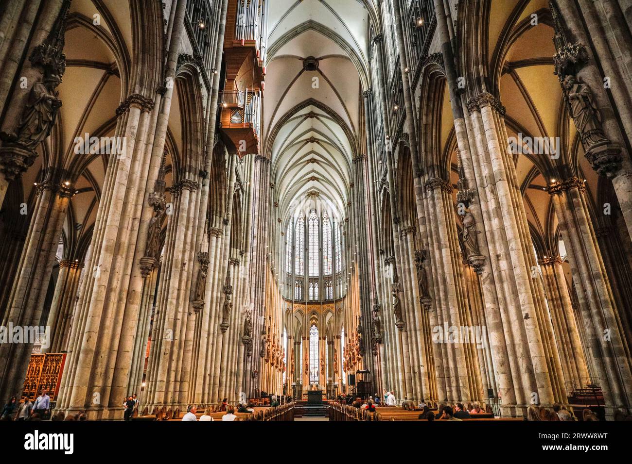 Cologne cathedral interior hi-res stock photography and images - Alamy