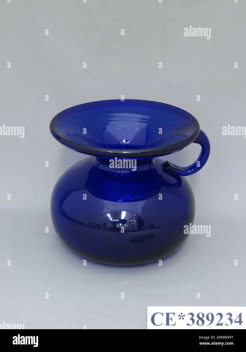 Old spittoon hi-res stock photography and images - Alamy