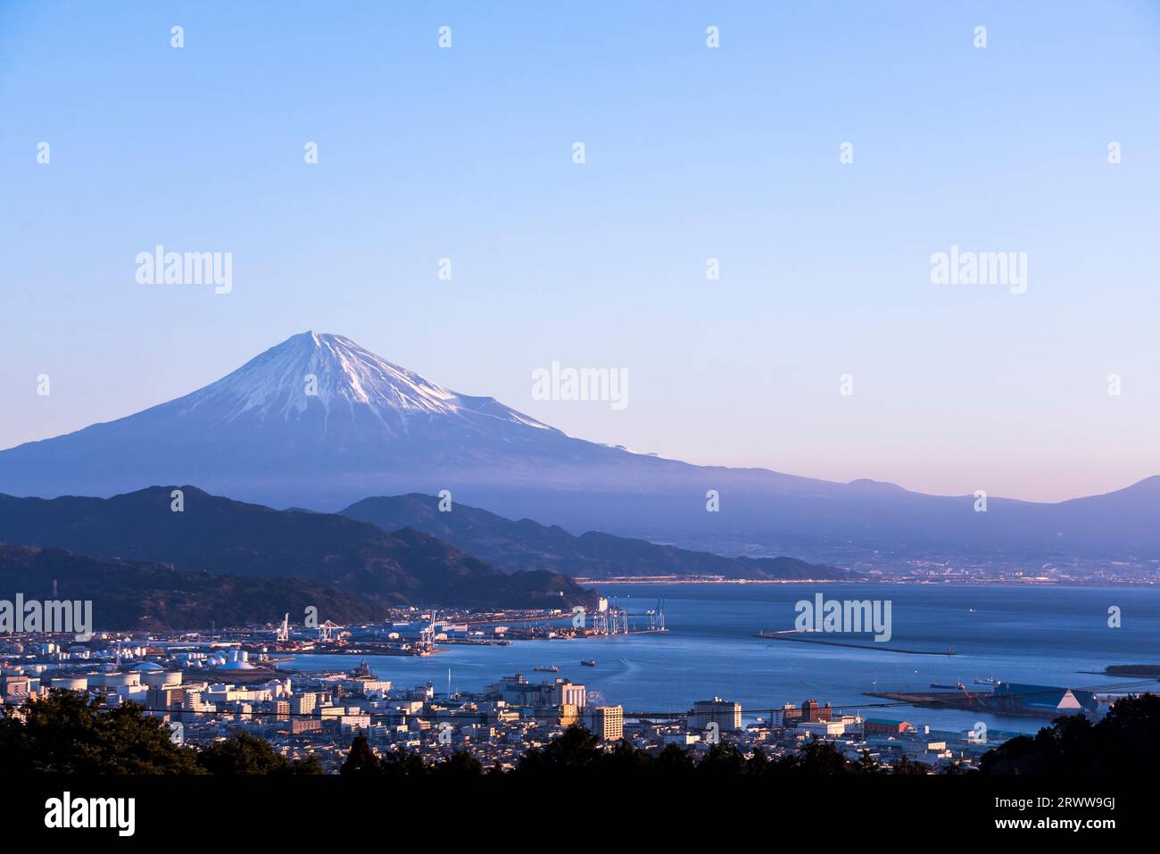 Shimizu port hi-res stock photography and images - Alamy