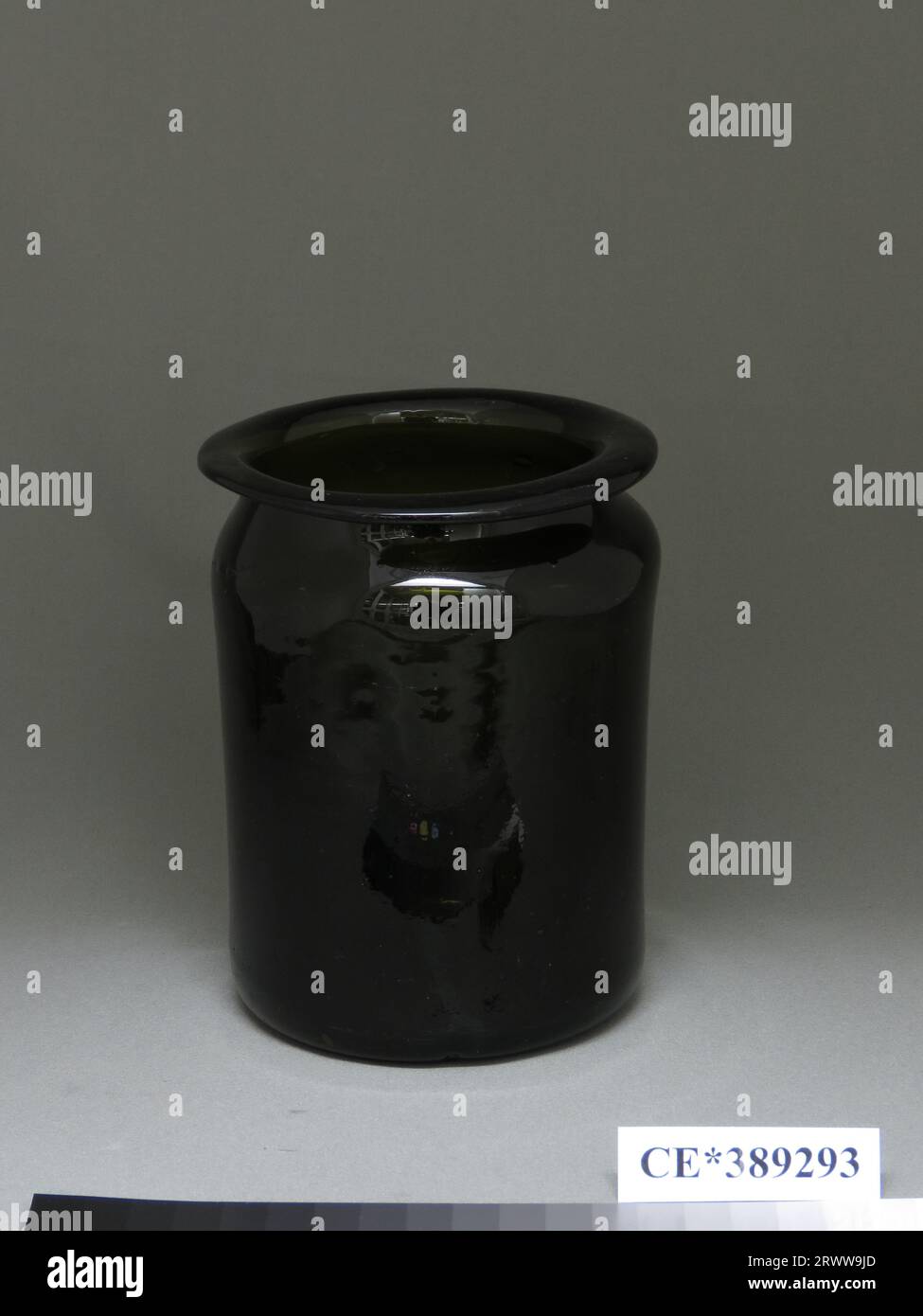 Snuff jar hi-res stock photography and images - Alamy