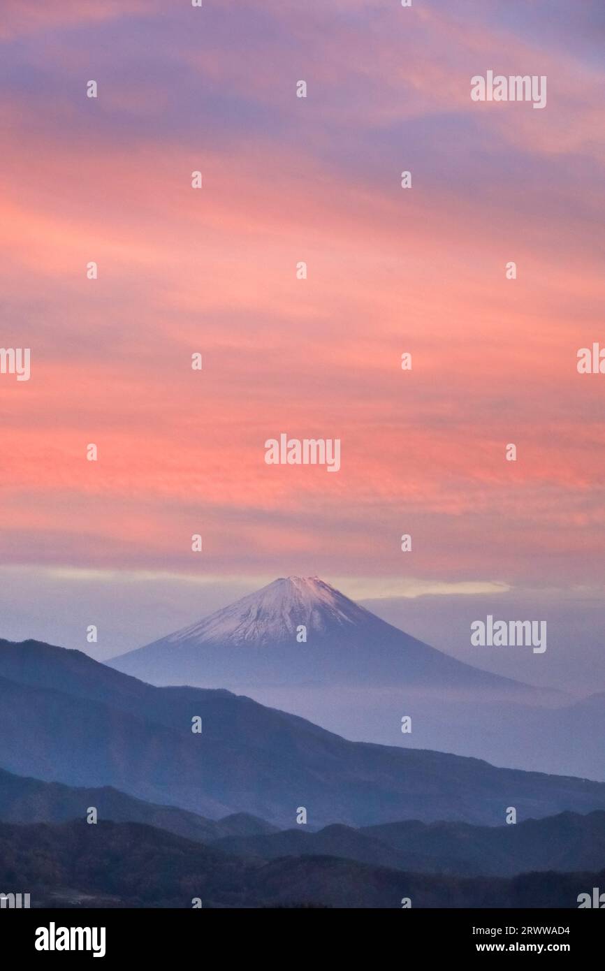 Fantastic range in mist hi-res stock photography and images - Alamy