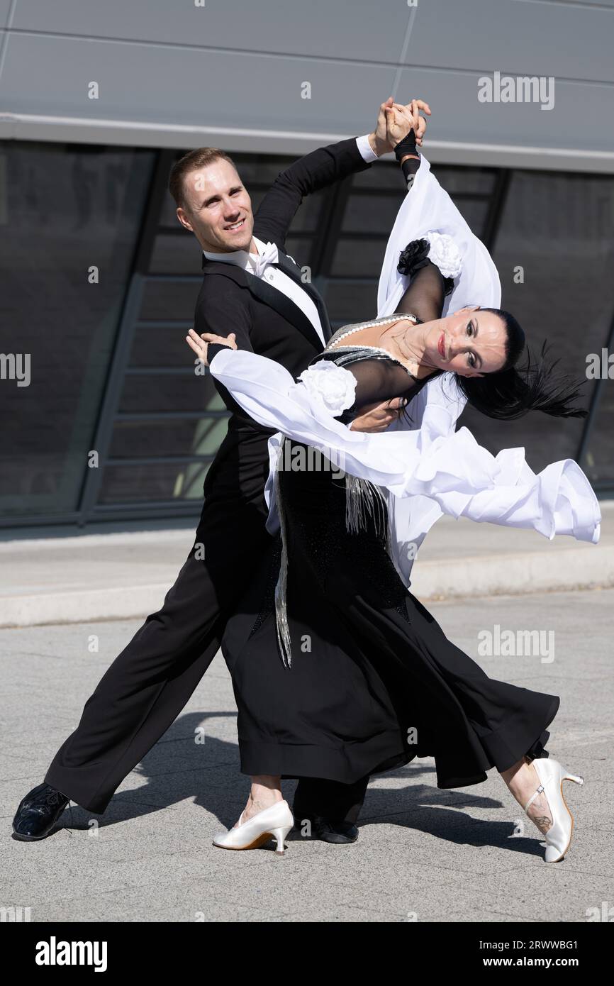 Dresden, Germany. 21st Sep, 2023. The German dancing couple Erik Heyden ...