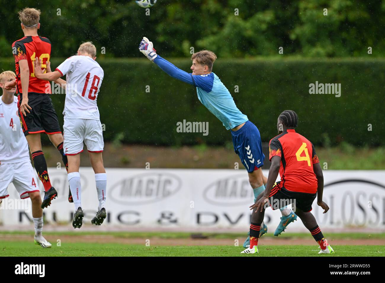 Oudenaarde, Belgium. 21st Sep, 2023. Stan Naert (19) of Belgium scoring ...