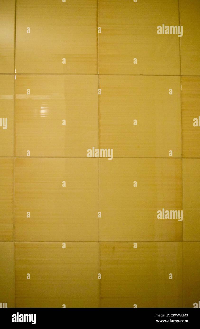 Yellow tiles hi-res stock photography and images - Alamy