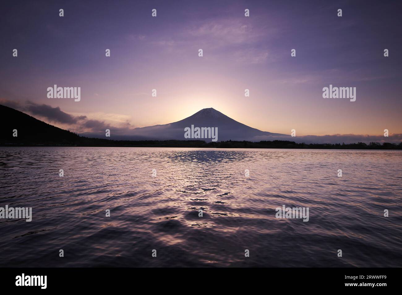 Lake Tanuki in the morning and Mt.Fuji Stock Photo - Alamy