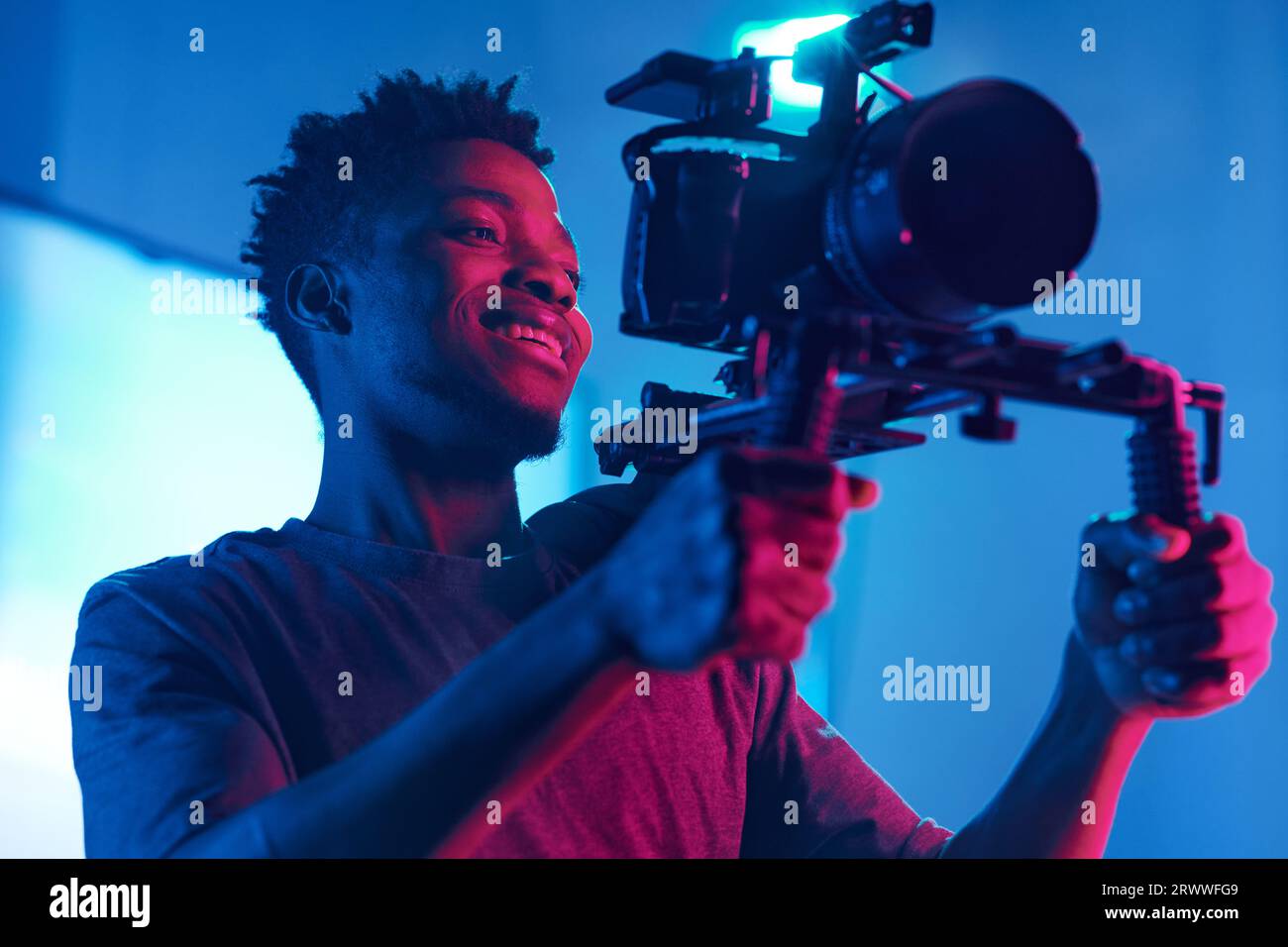 African cameraman hi-res stock photography and images - Alamy