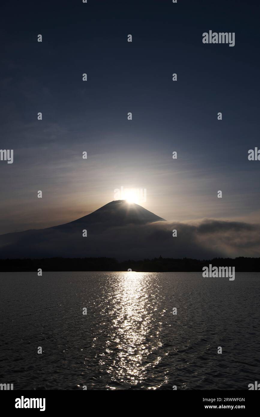 Diamond Fuji at Lake Tanuki and Mt Stock Photo - Alamy