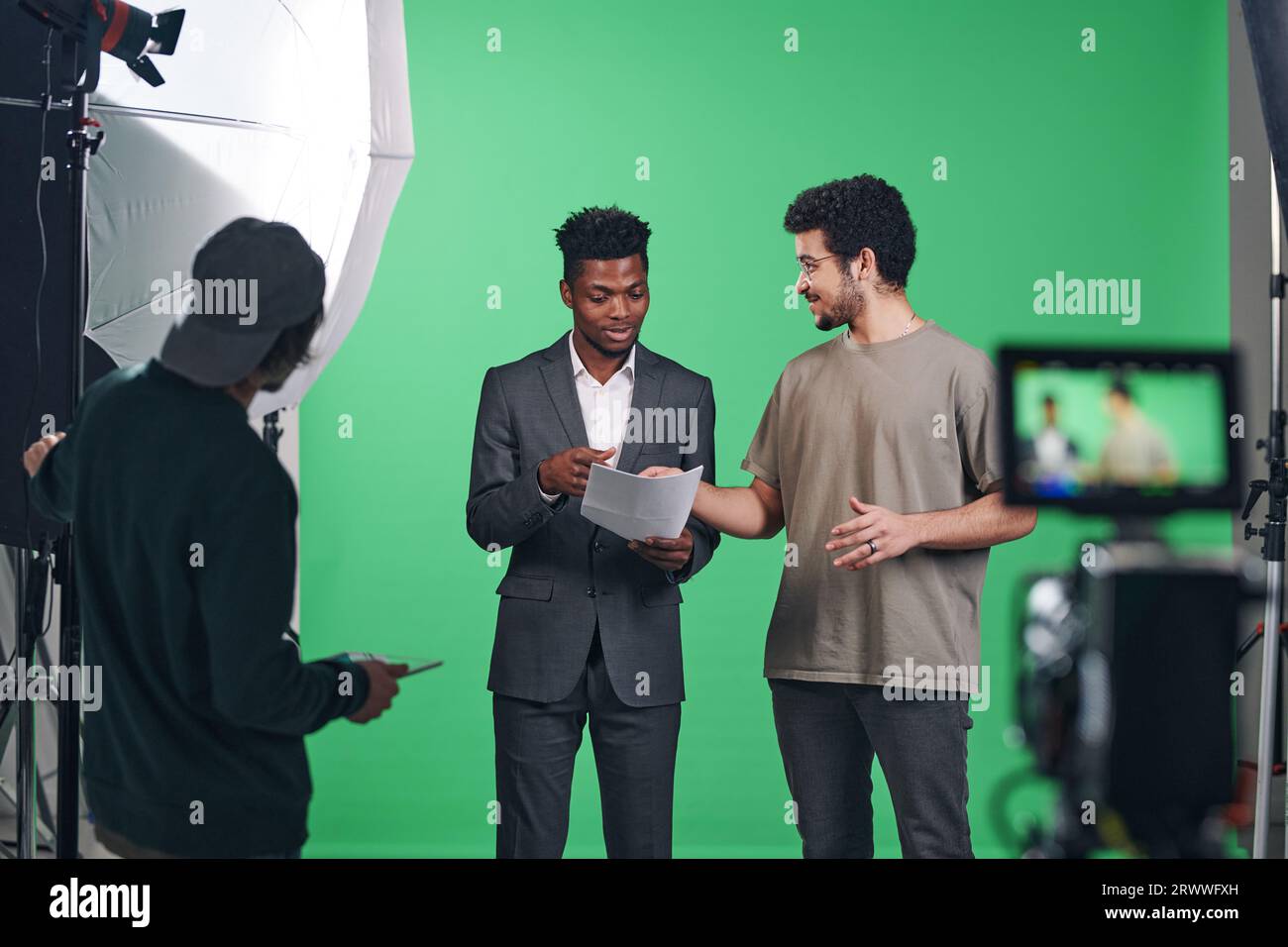 African tv presenter hi-res stock photography and images - Alamy