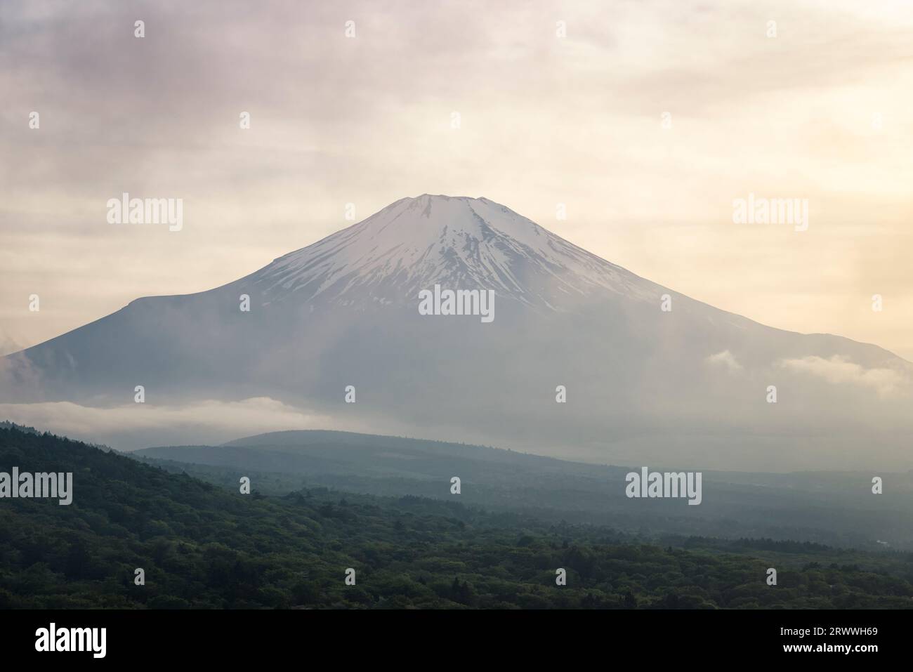 Mount fuji mikuni pass hi-res stock photography and images - Alamy