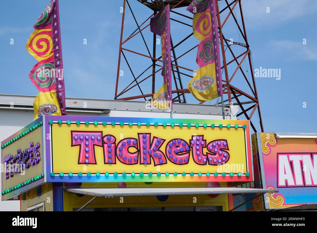 Canada amusement park ride teen hi-res stock photography and images - Alamy