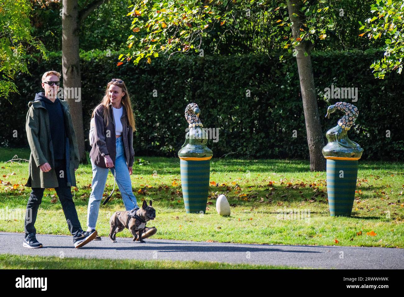 London, UK. 21st Sep, 2023. Holly Stevenson, The Debate, 2023, Artworks ...
