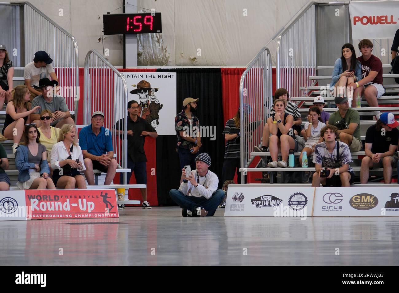 Canada amusement park ride teen hi-res stock photography and images - Alamy