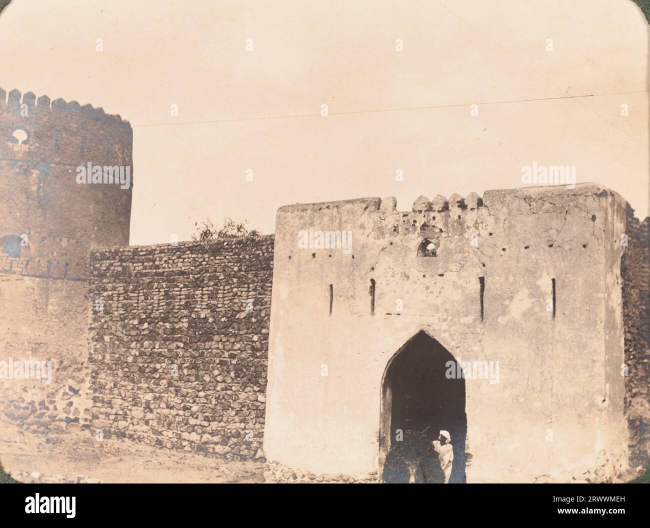 Short parapet hi-res stock photography and images - Alamy