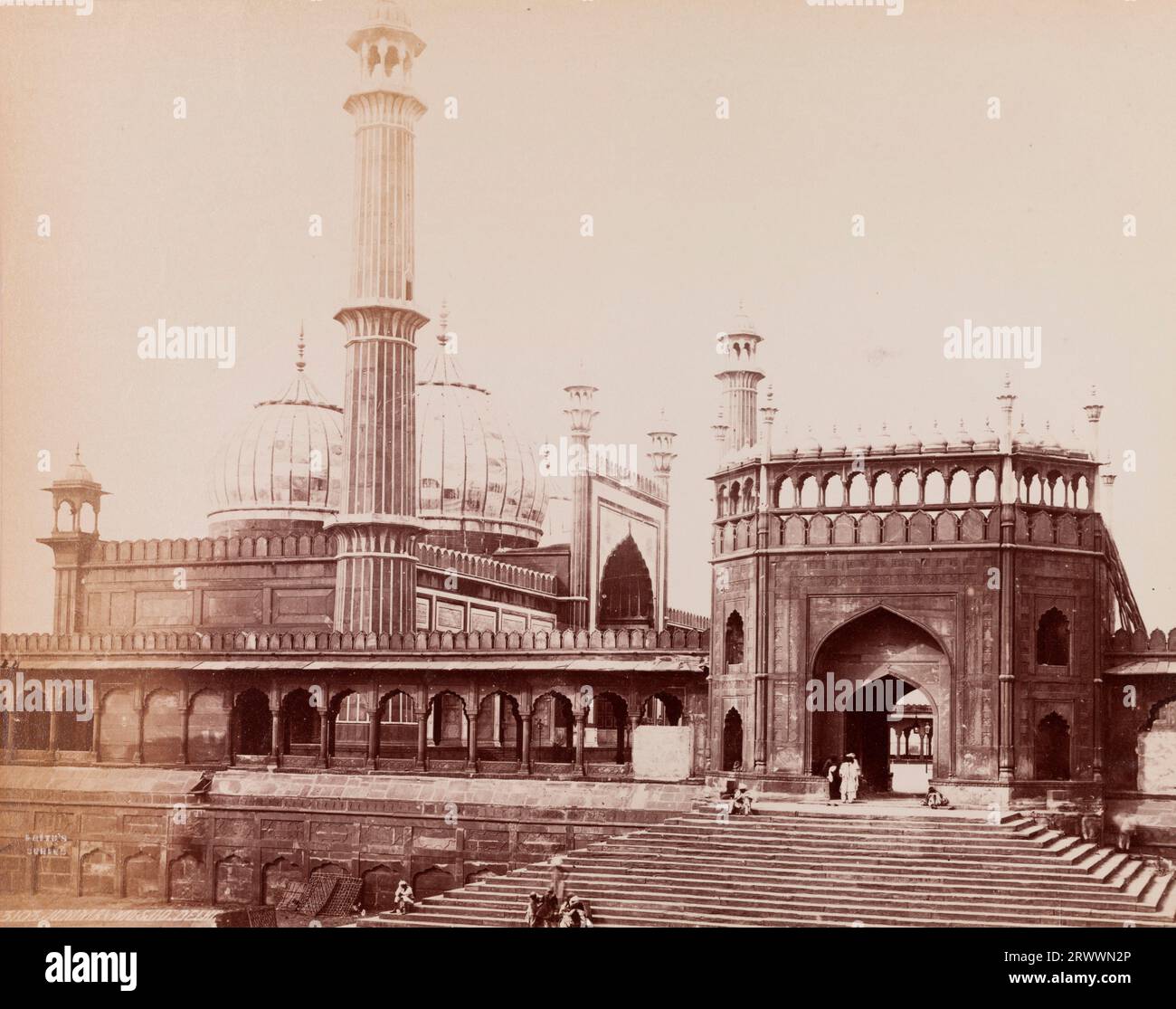 View of the Jama Masjid in Delhi, one of the largest mosques in India ...