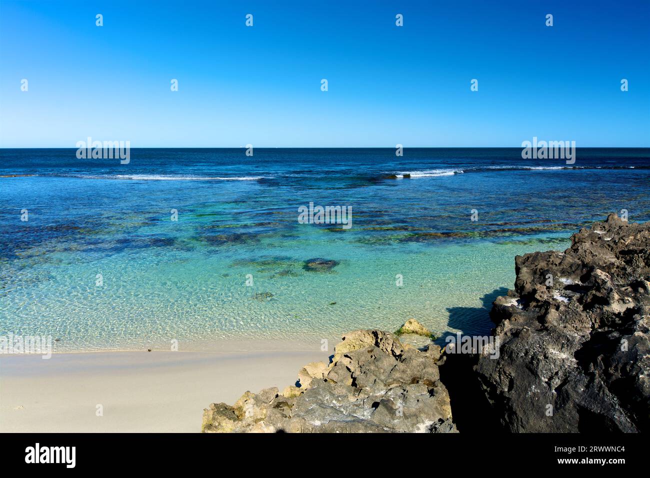 A small cove just south of Mettams Pool on a sunny morning in Perth ...