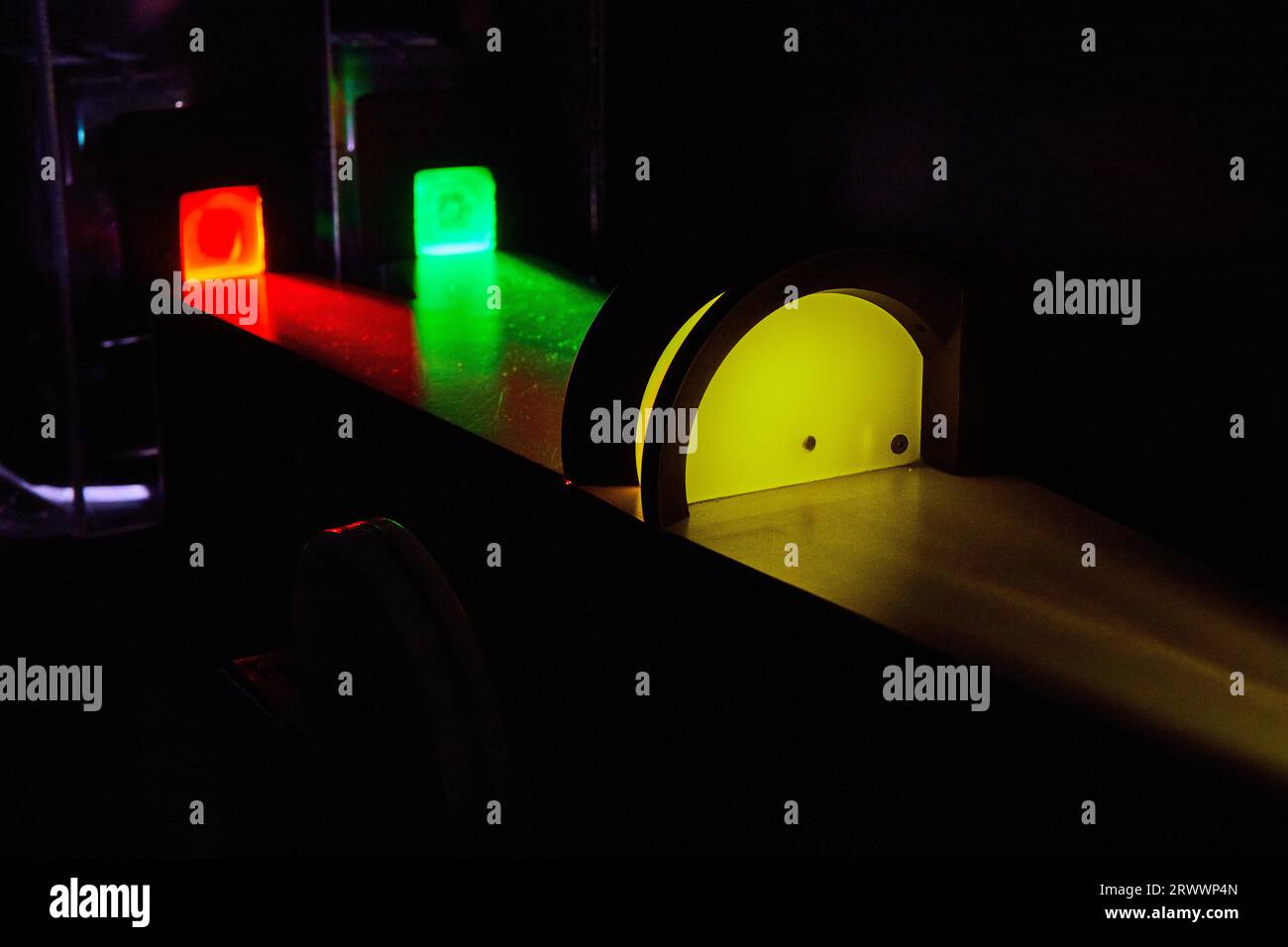 Light beam experiment hi-res stock photography and images - Alamy
