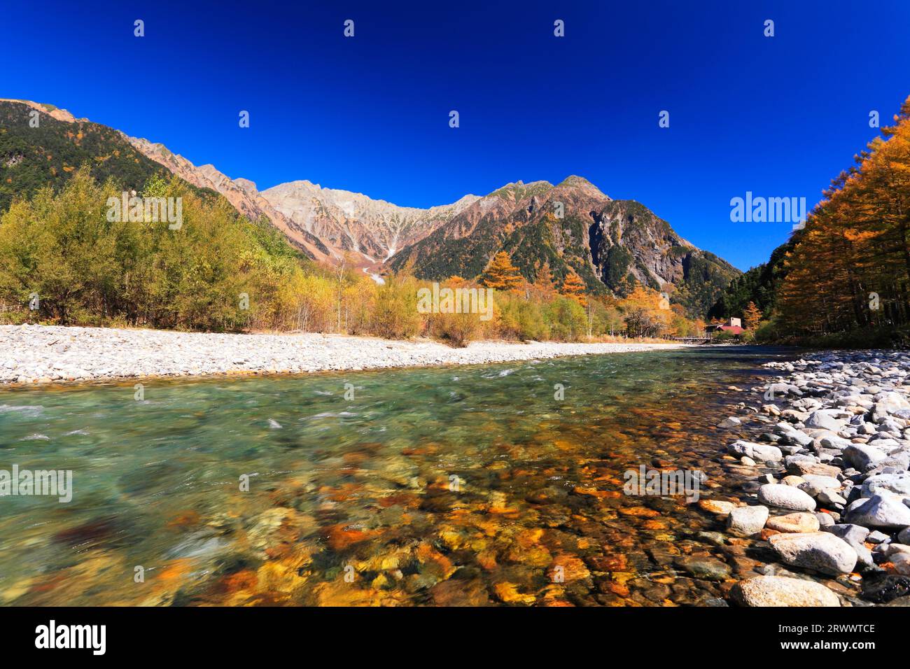 Azusa River, Kappa Bridge, and the Hotaka mountain range in autumn ...
