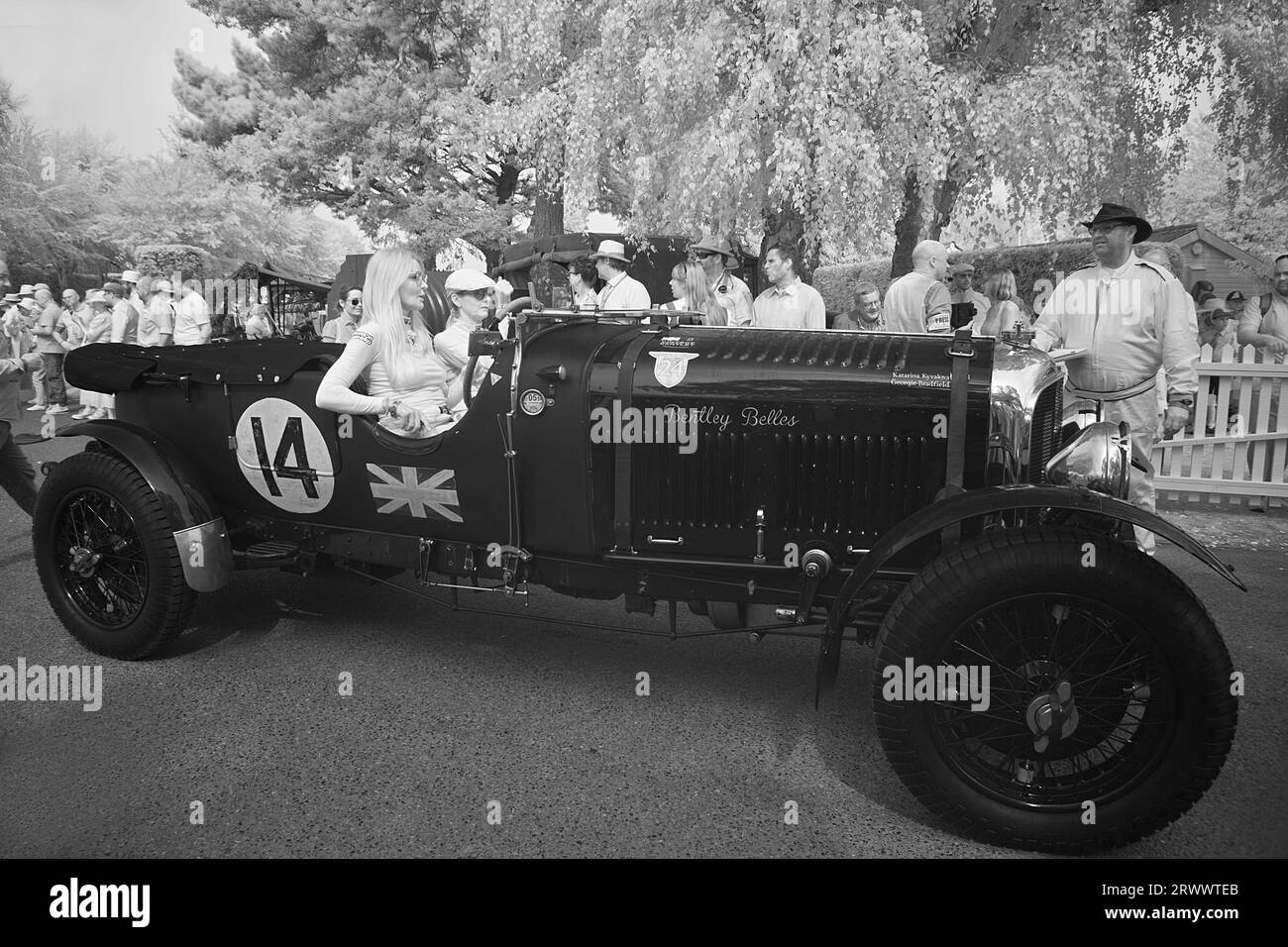 Katarina Kyvalova & Georgina Bradfield in 1928 Bentley 4.5 Litre Le ...