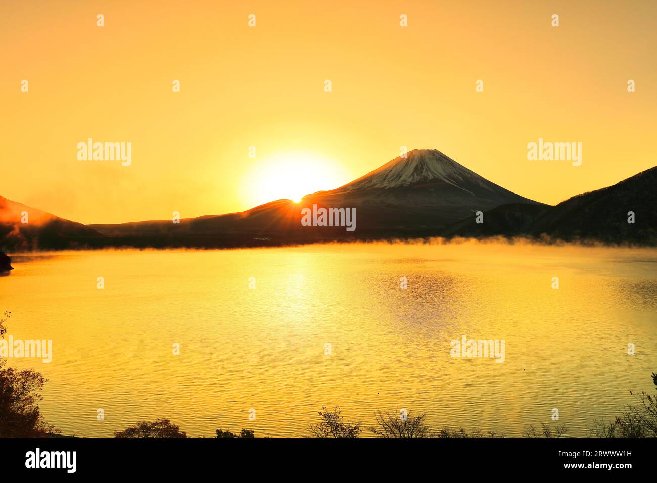 Sunrise mt fuji from lake hi-res stock photography and images - Alamy