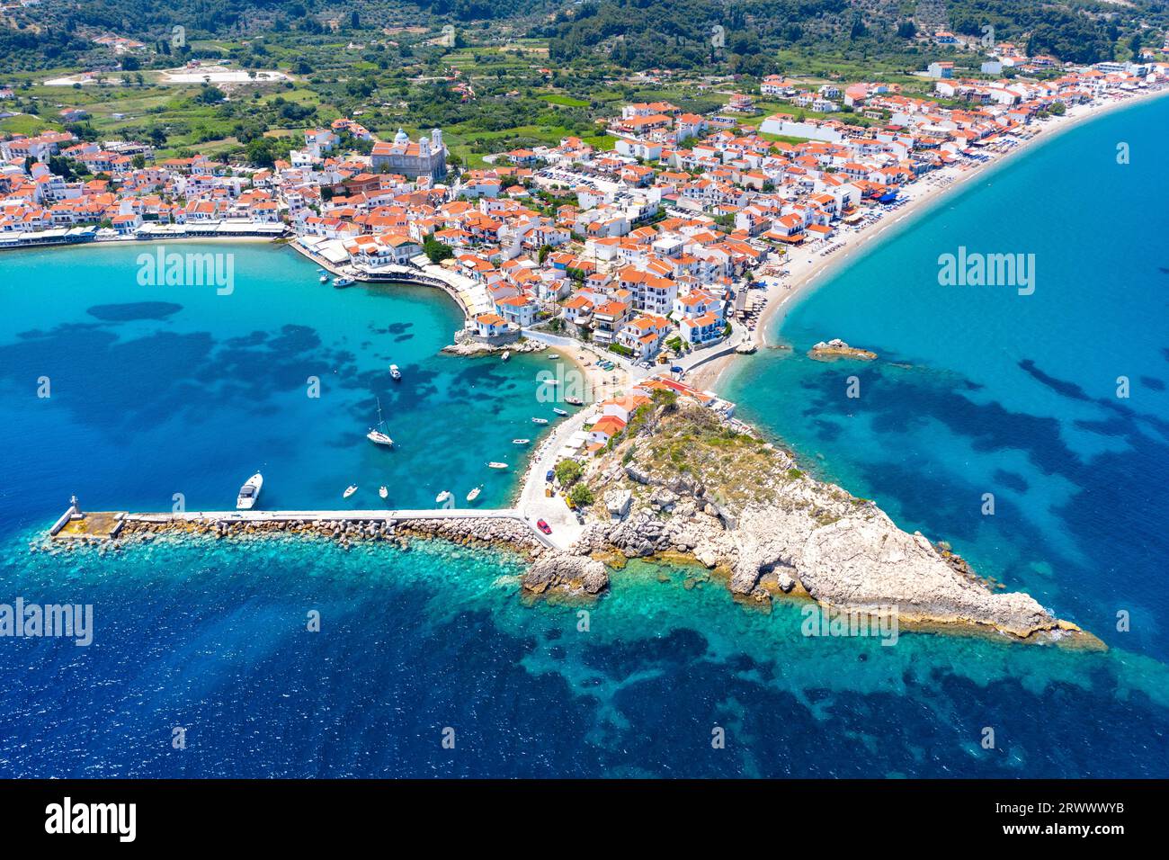 View of Kokkari fishing village with beautiful beach, Samos island ...