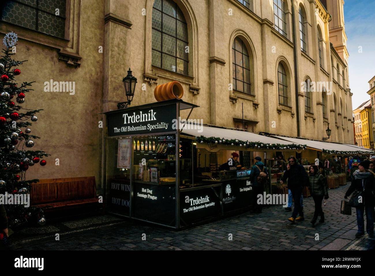 Prague christmas market trdelnik hi-res stock photography and images ...