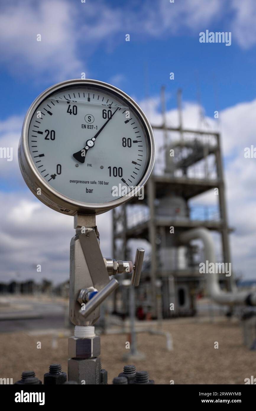 Hydraulic gas facilities hi-res stock photography and images - Alamy