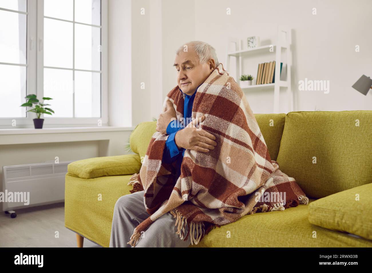 Keep warm blanket hi-res stock photography and images - Alamy