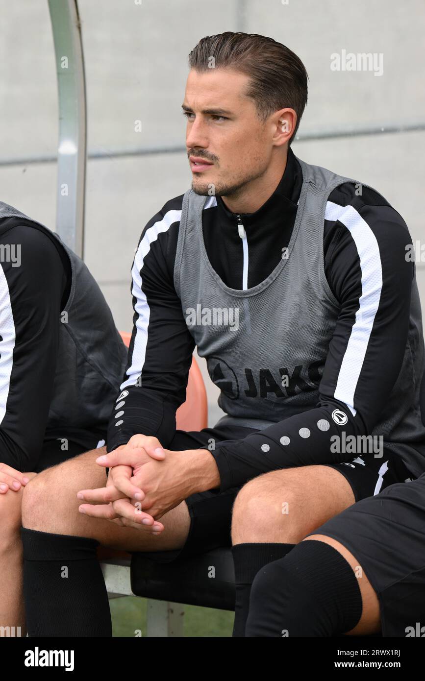Sven Braken (14) of KMSK Deinze pictured during a soccer game between ...