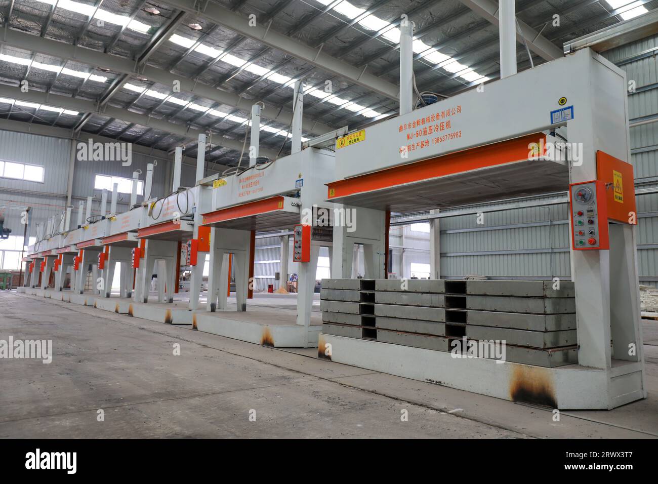 The production line of lightweight partition panels for new building ...