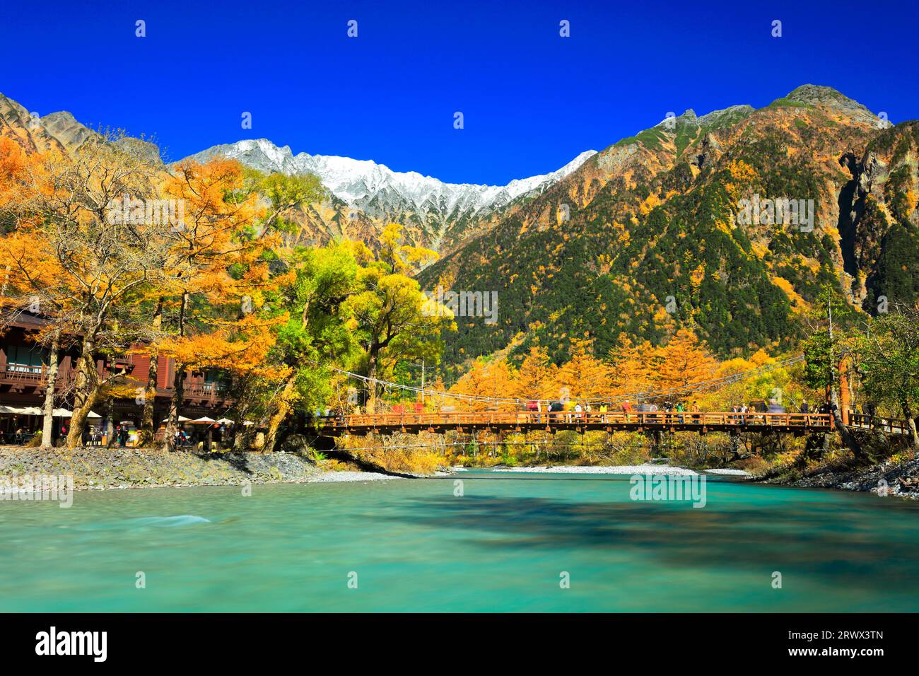 Clear clear Azusa River, Kappa-bashi Bridge, and autumn leaves on the ...