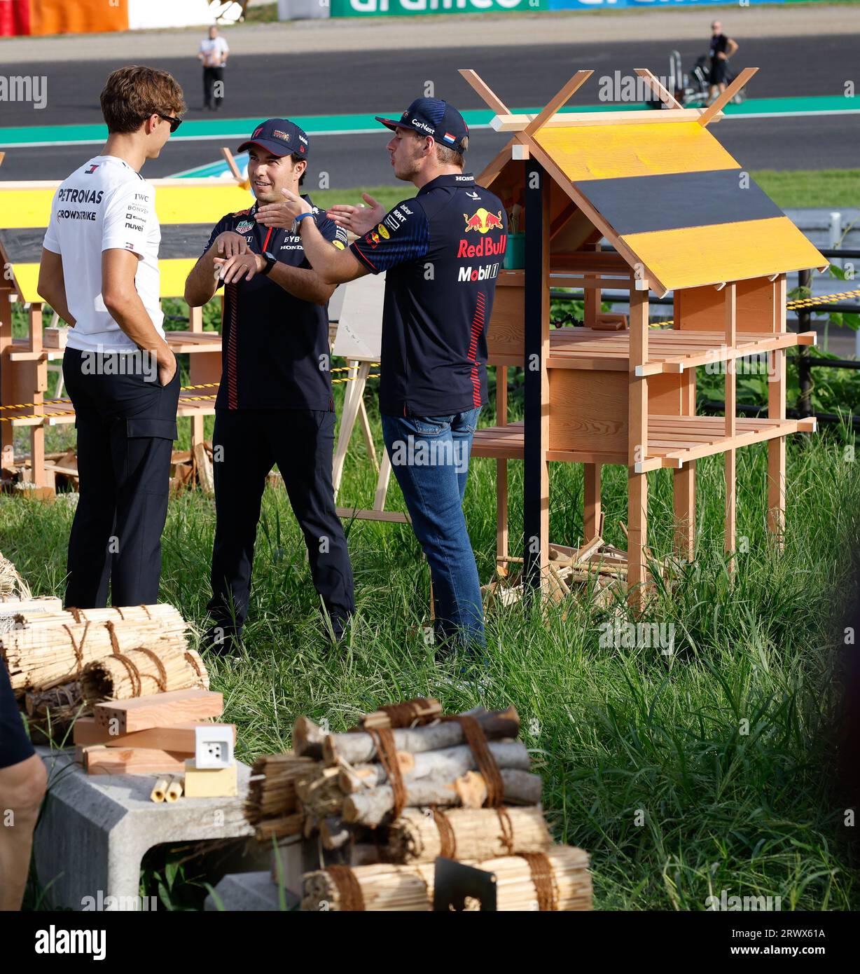 RUSSELL George (gbr), Mercedes AMG F1 Team W14, portrait PEREZ Sergio ...