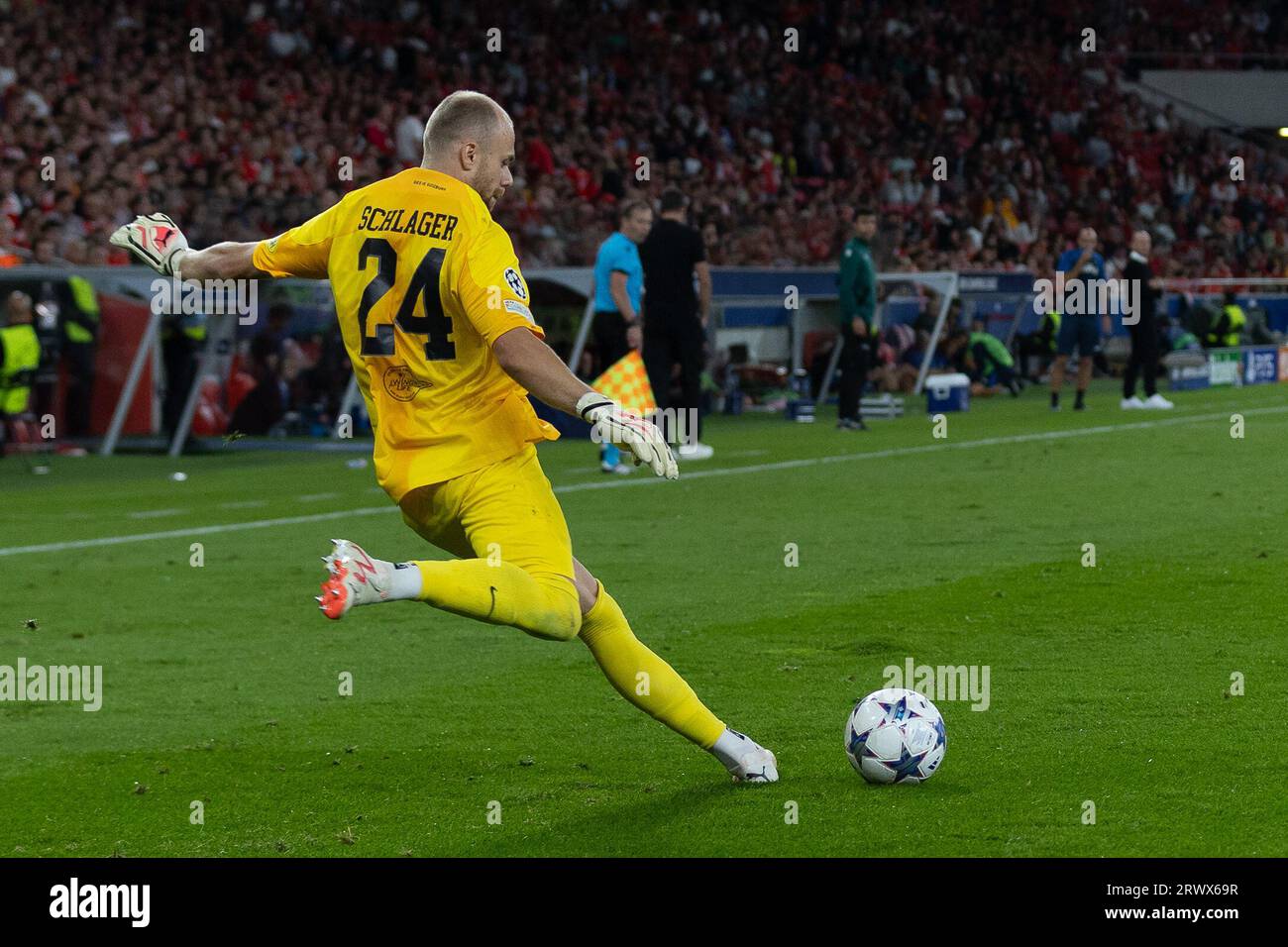 Red bull salzburg goalkeeper hi-res stock photography and images - Alamy