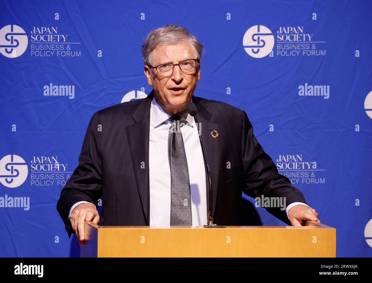 Debate coverage hi-res stock photography and images - Alamy