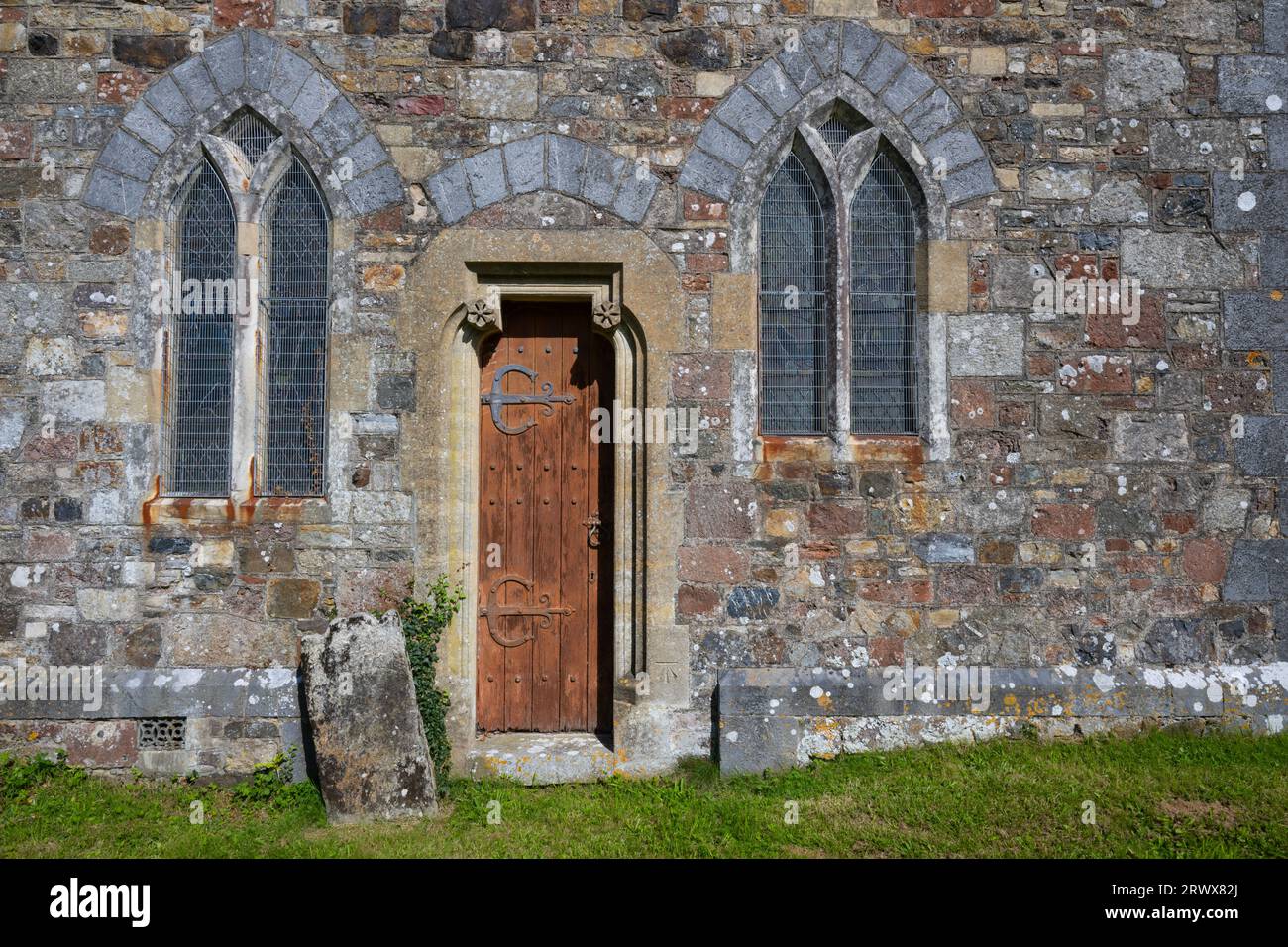 DODDISCOMBSLEIGH ST.MICHAELS CHURCH DEVON DARTMOOR Stock Photo - Alamy