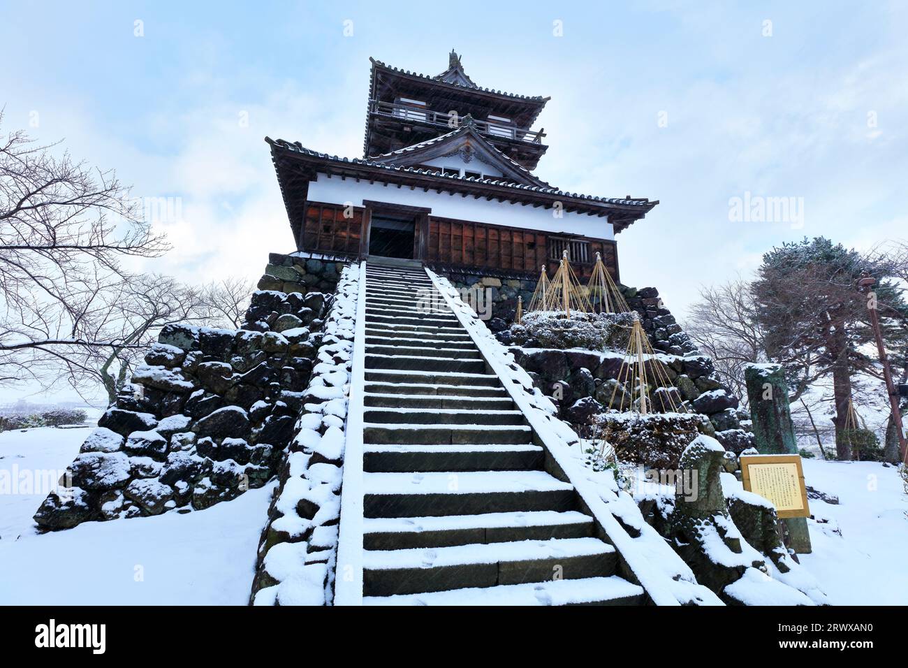 Winter in Hokuriku Snow on the castle keep of Maruoka Castle, the ...