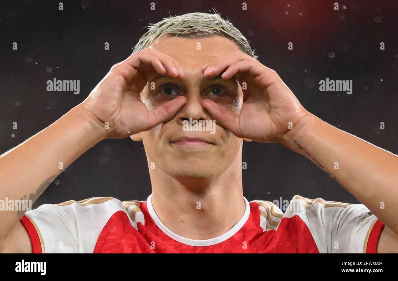 Leandro trossard goal hi-res stock photography and images - Alamy