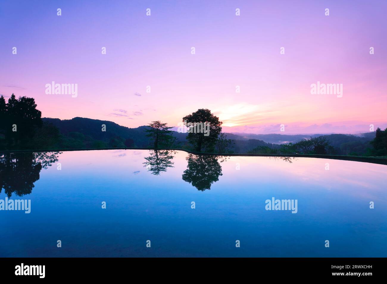 Mirror sky hi-res stock photography and images - Alamy