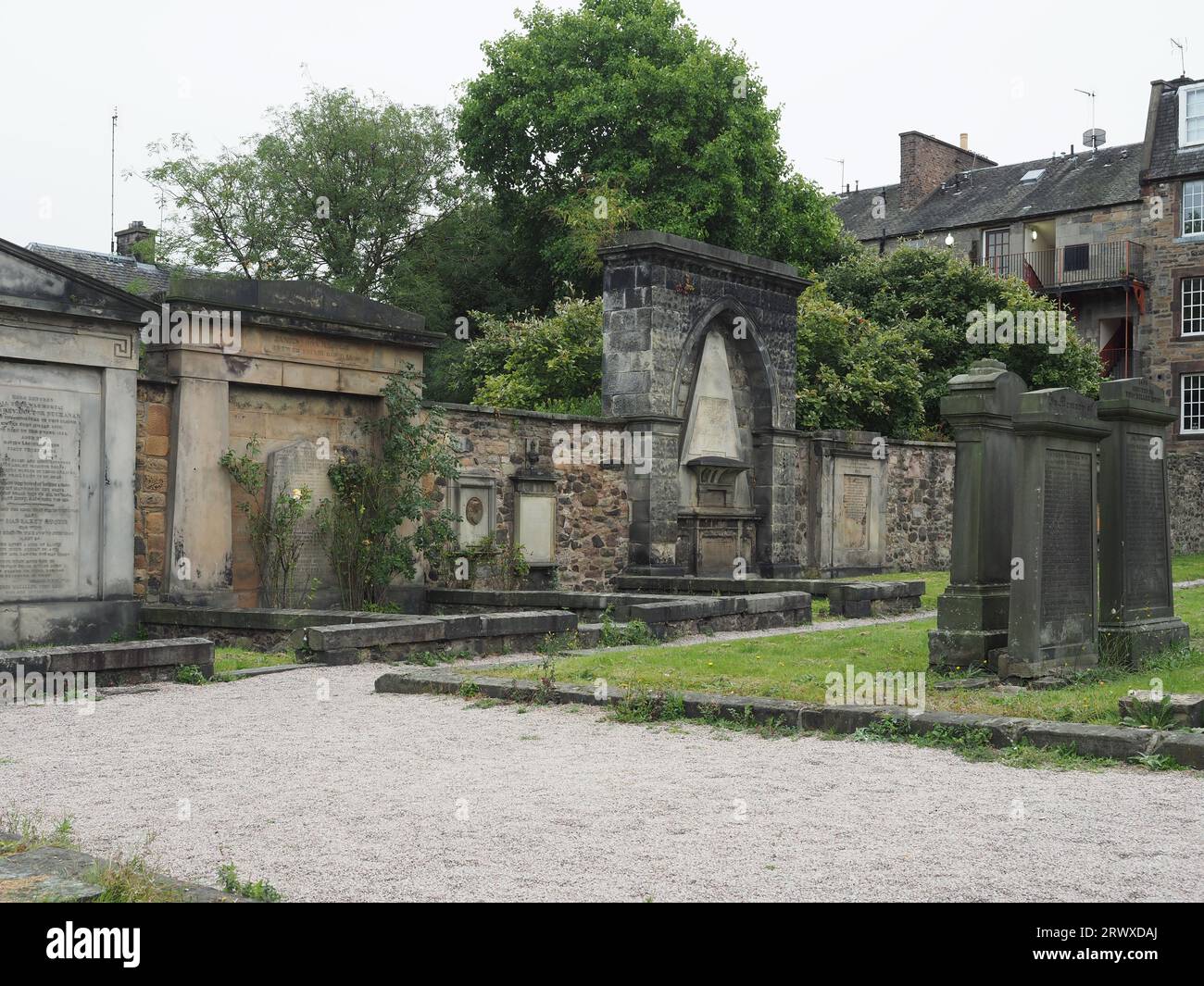 Canongate church cemetery hi-res stock photography and images - Alamy