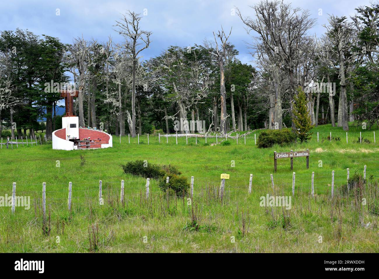 Monument in memory of the settler Nicolas Mladinic, Cristo del Camino ...