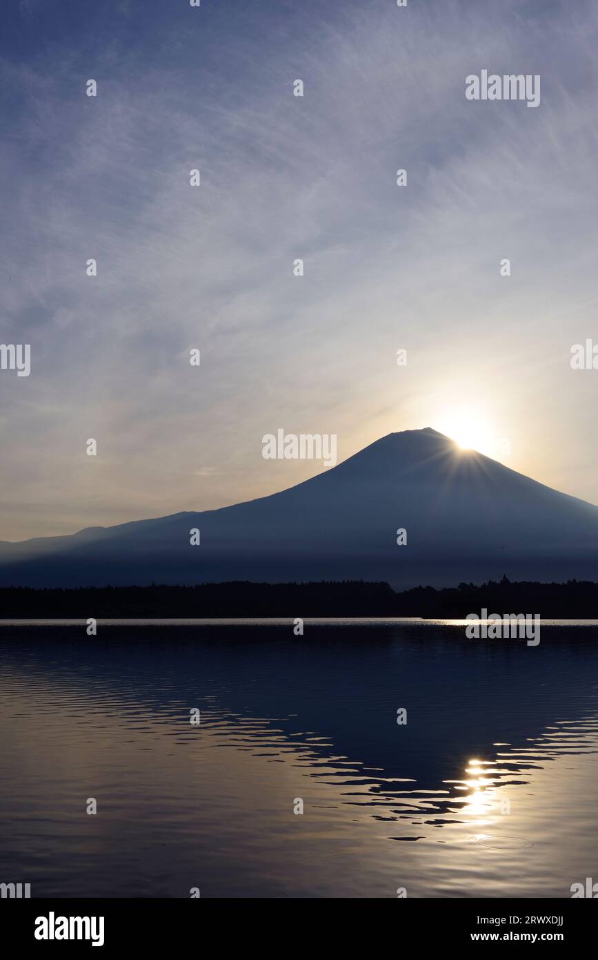 The sunrise from Mt. Fuji seen from Lake Tanuki Stock Photo - Alamy