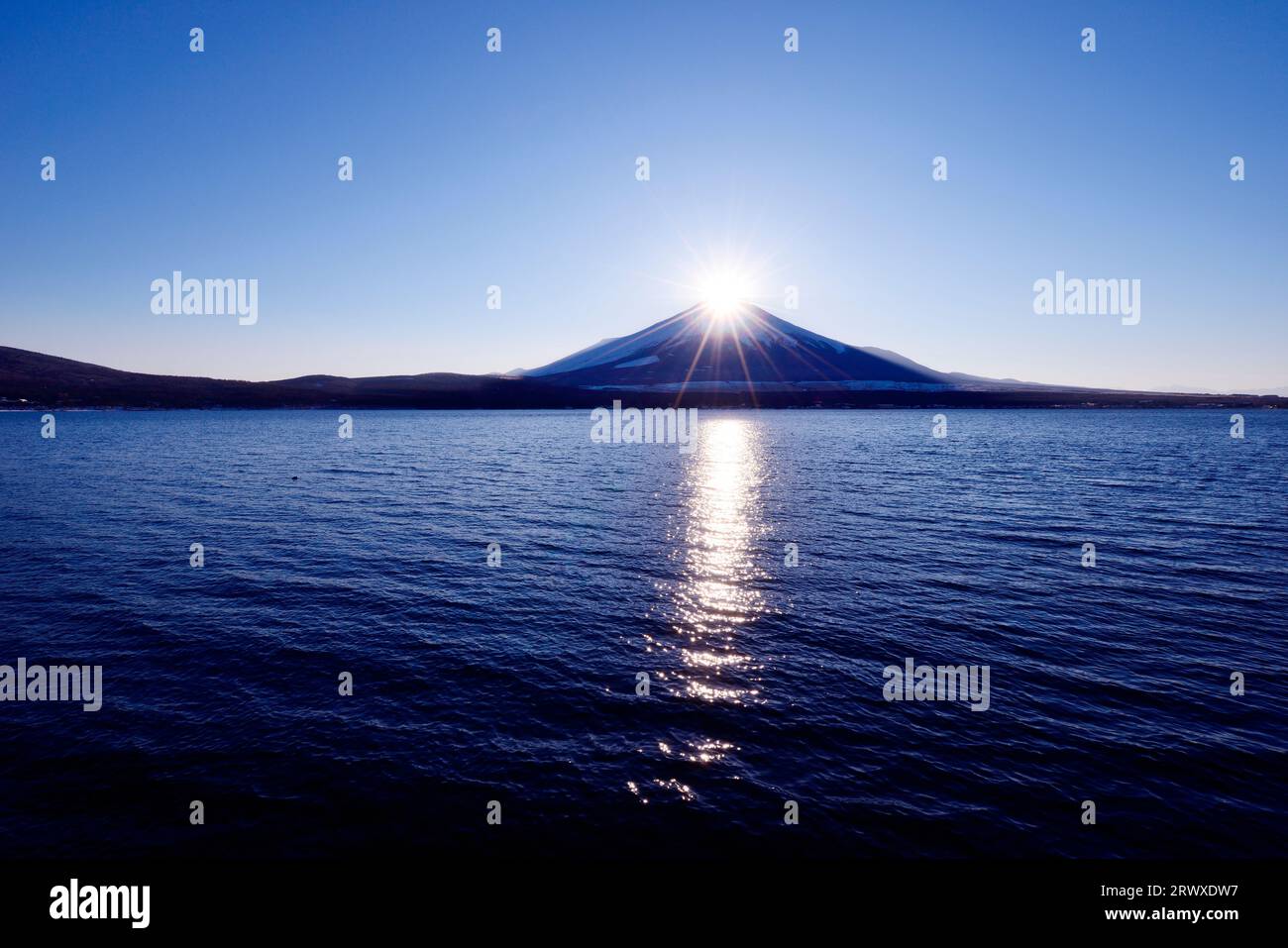 Diamond Fuji seen from Yamanakako Stock Photo - Alamy