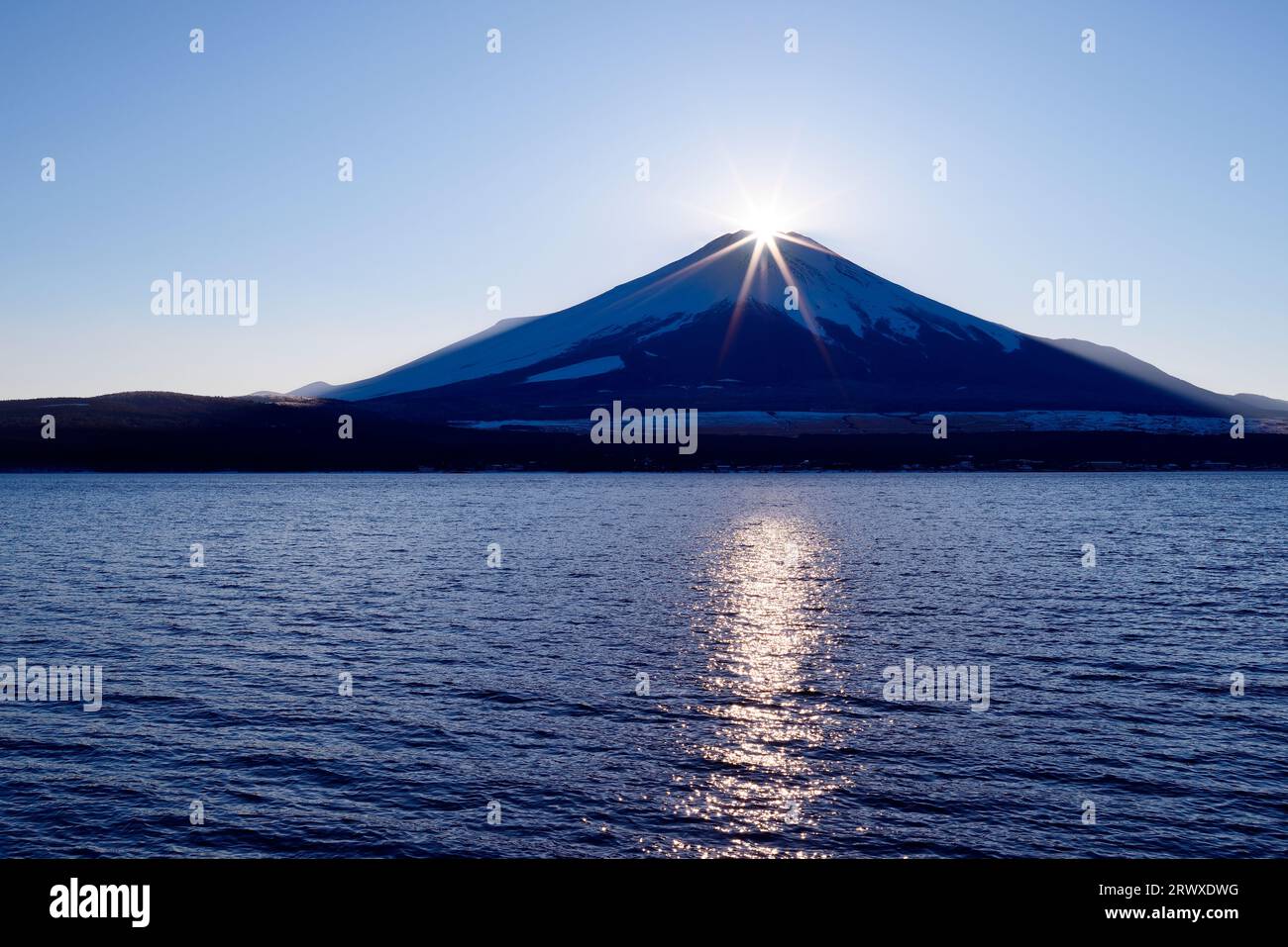 Diamond Fuji seen from Yamanakako Stock Photo - Alamy